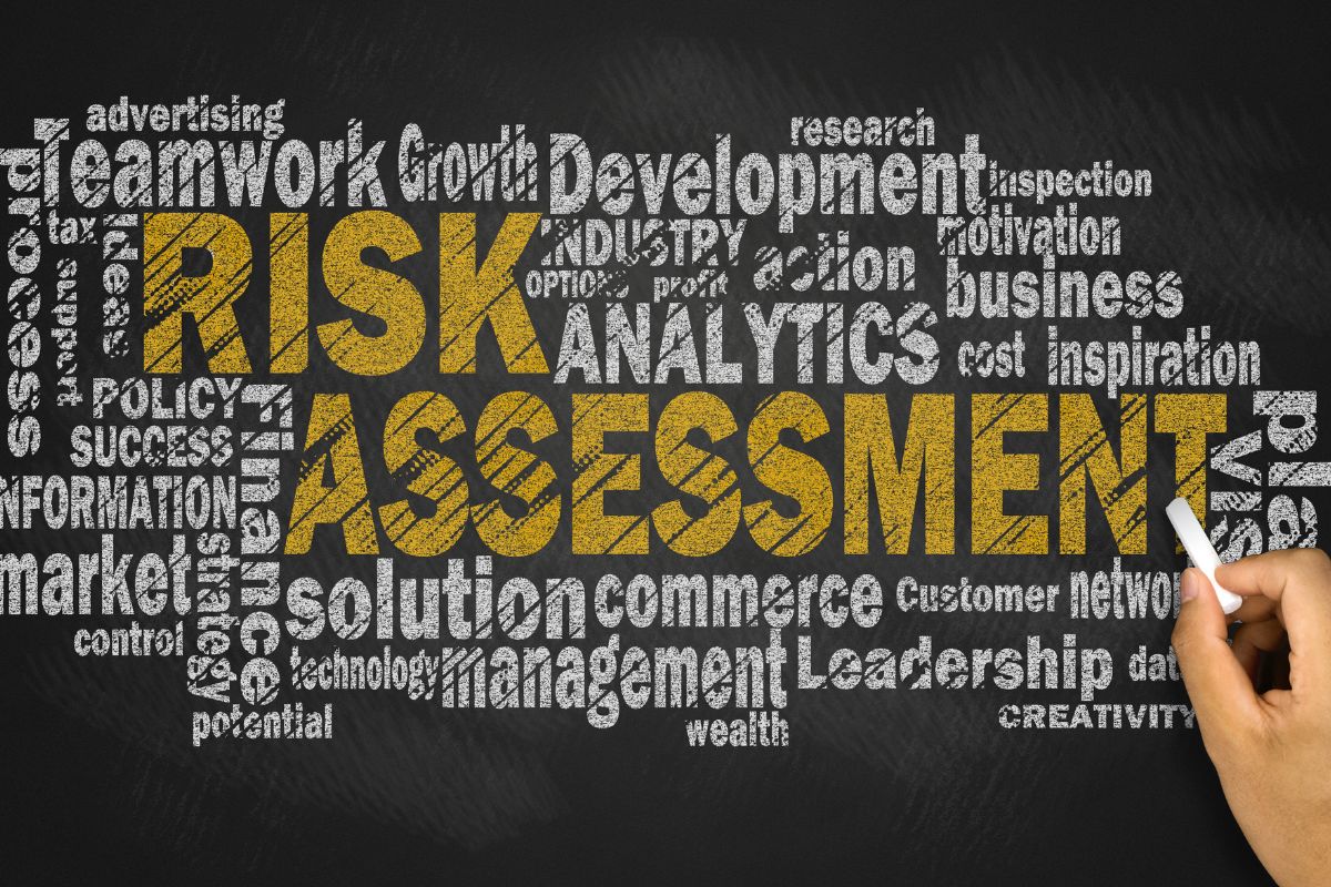 KNIME SUMMIT - AUTOMATED RISK ASSESSMENT - HupData